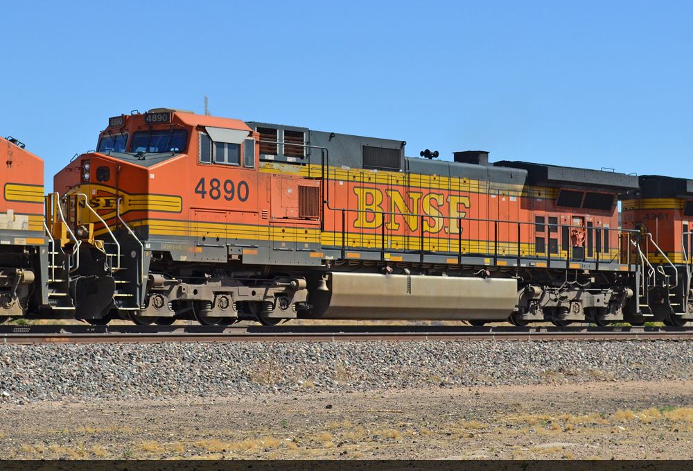 BNSF 4890